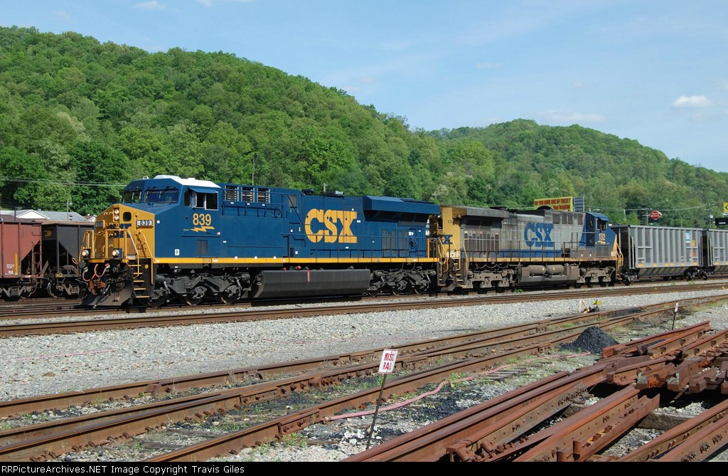 CSX 839